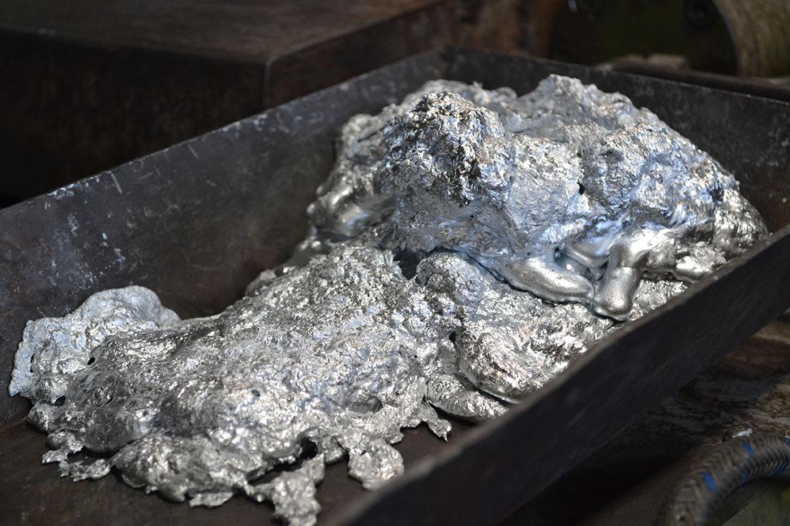 How to Choose the Right Material for Your Fashion Accessories ...